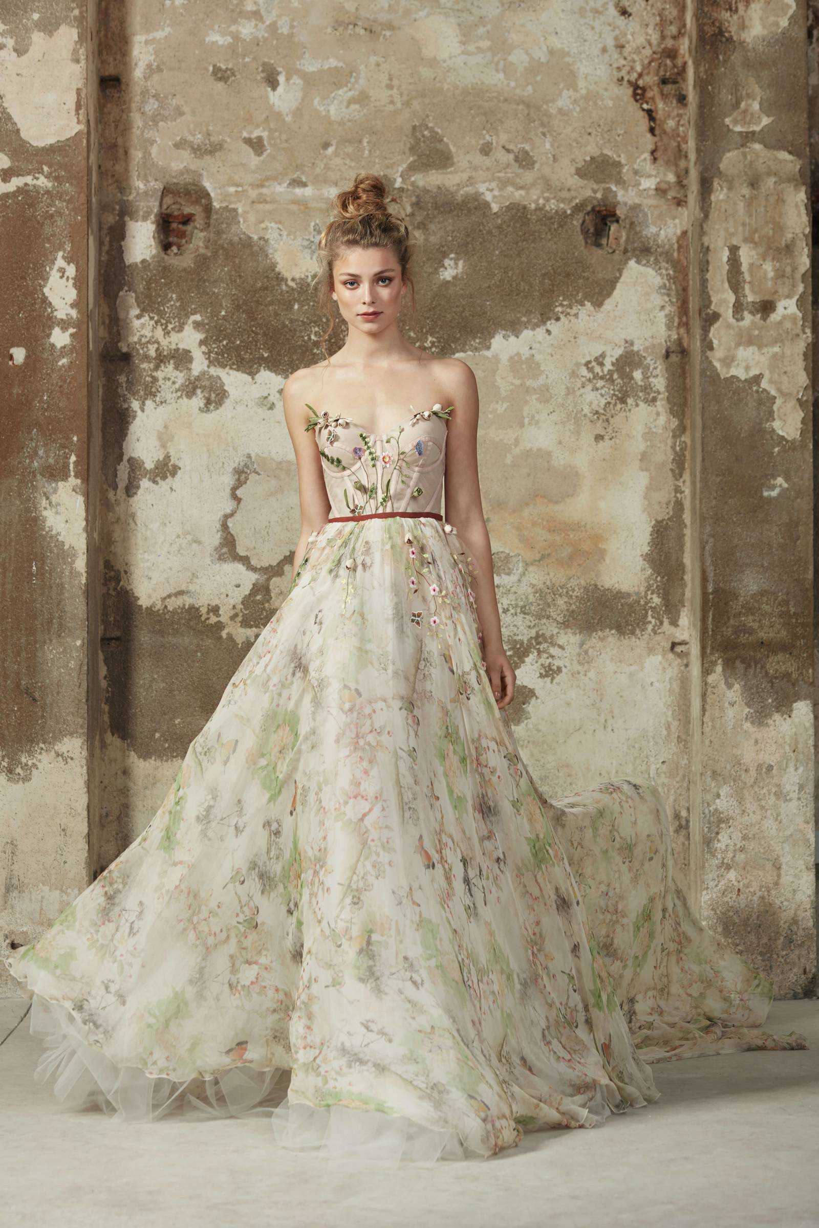 LILY - Bridal dresses • Demure-boutique.com